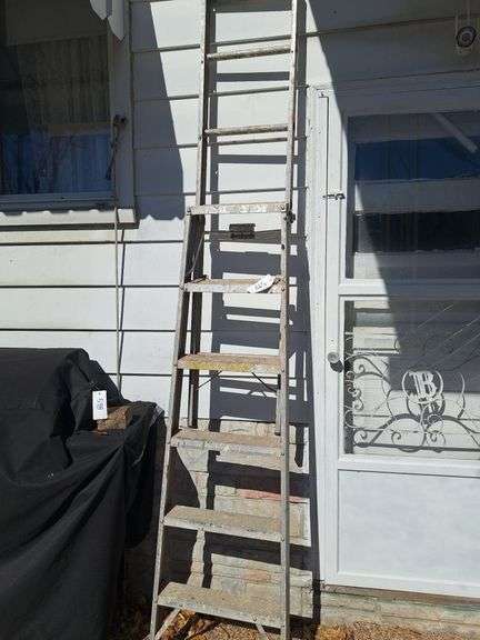 Aluminum Half-Extension Ladder - Baer Auctioneers - Realty, LLC