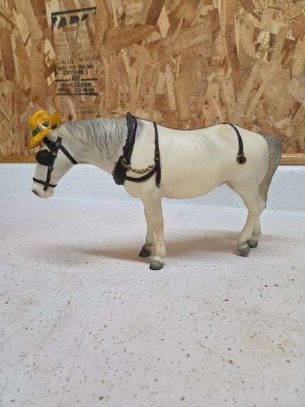 Vintage Breyer Traditional Series Old Timer model horse in an Alabaster ...