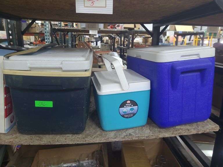 4 Coolers And Ice Packs - Baer Auctioneers - Realty, LLC