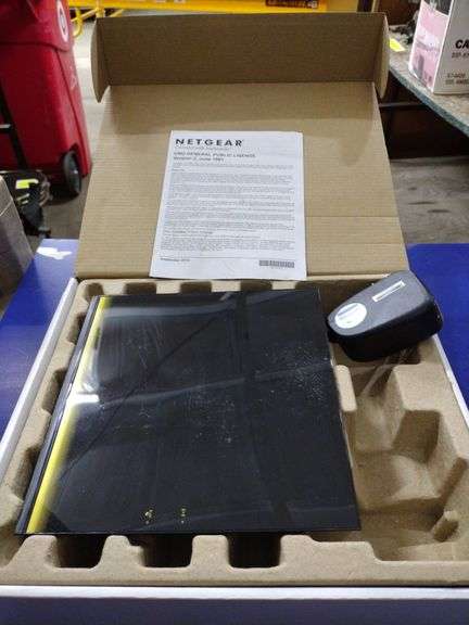 Netgear Router With Box - Baer Auctioneers - Realty, LLC