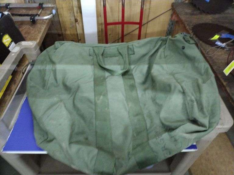 Military Backpack With Metal Frame & Jump Bag - Baer Auctioneers ...