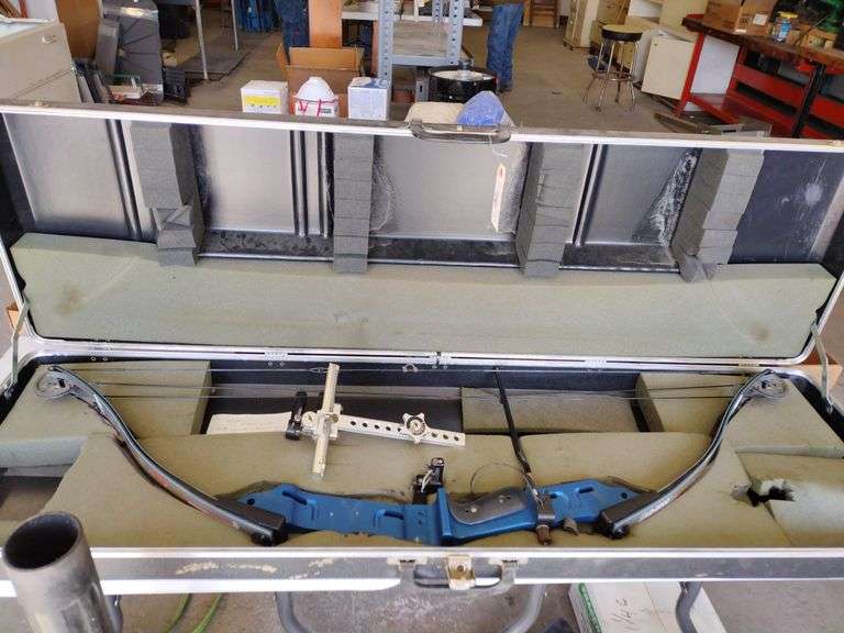 PSE Aluminum Compound Bow With Carbon Limbs Set At 55# Draw W/Hardcase ...