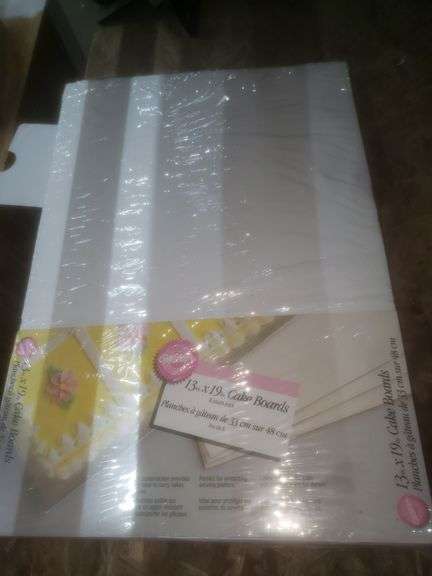 7 Cake Pans And Cake Boards - Baer Auctioneers - Realty, LLC