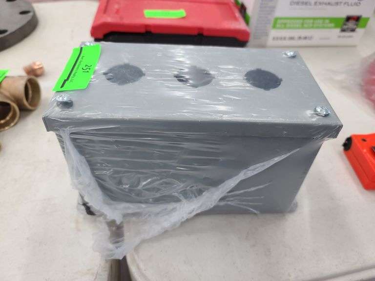 Weigmann Three Button Control Box (No Buttons) - Baer Auctioneers ...