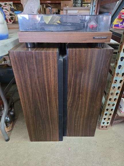Realistic LAB-400 Direct Drive Automatic Turntable And 2 Yamaha ...