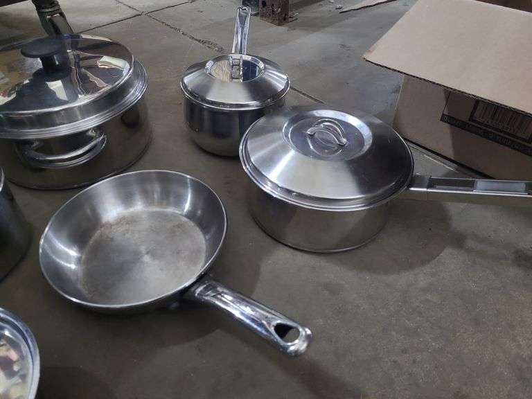 Box of Pots & Pans - Baer Auctioneers - Realty, LLC