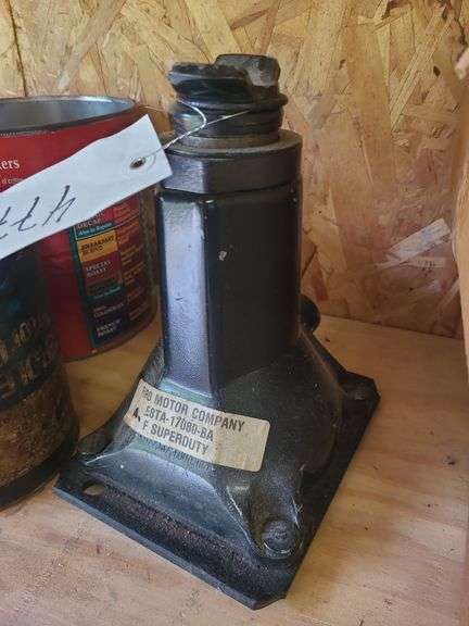 Jack And 2 Air Springs - Baer Auctioneers - Realty, LLC