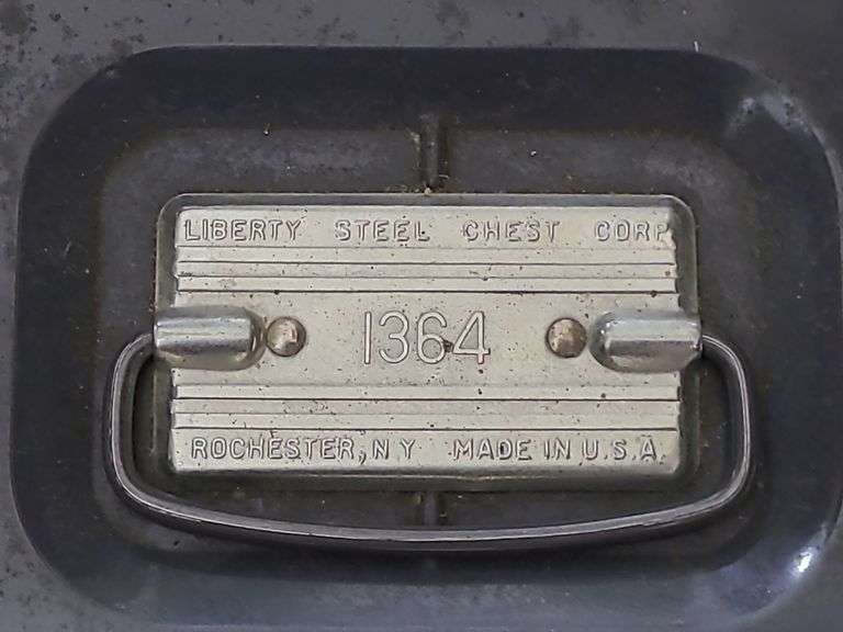 Liberty Steel Chest - Baer Auctioneers - Realty, LLC