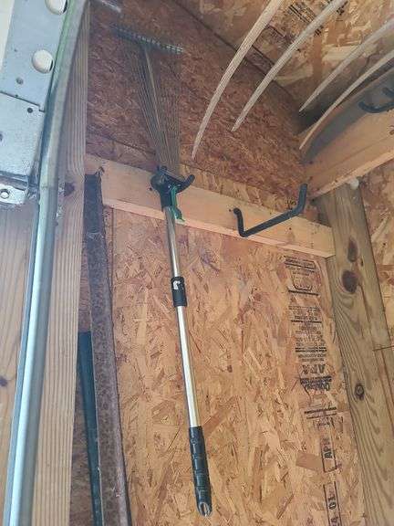 Collapsible Leaf Rake - Baer Auctioneers - Realty, LLC