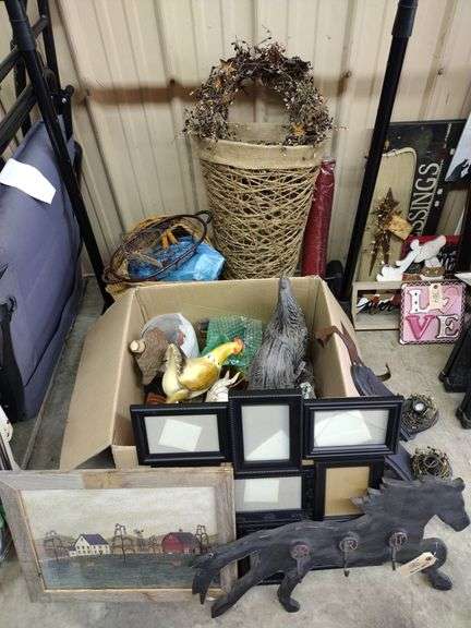 Rooster Decor, Picture Frames, Baskets, And Candle Holders - Baer ...