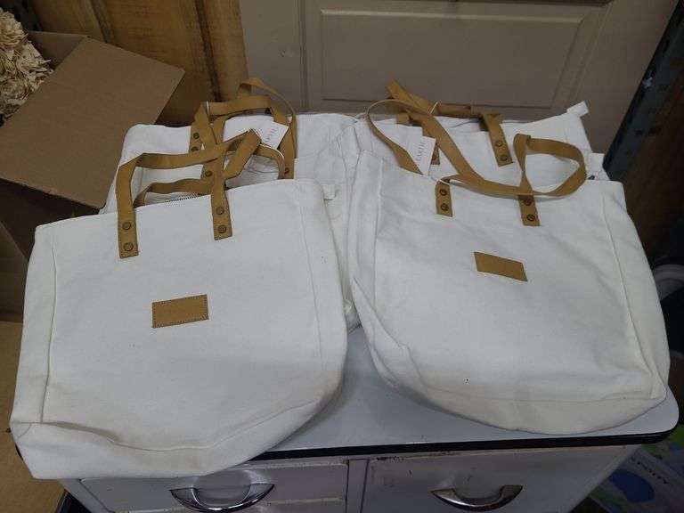6 Cozy Earth Bags - Baer Auctioneers - Realty, LLC
