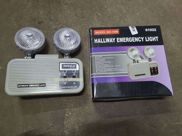4 Hallway Emergency Lights In Boxes - Baer Auctioneers - Realty, LLC