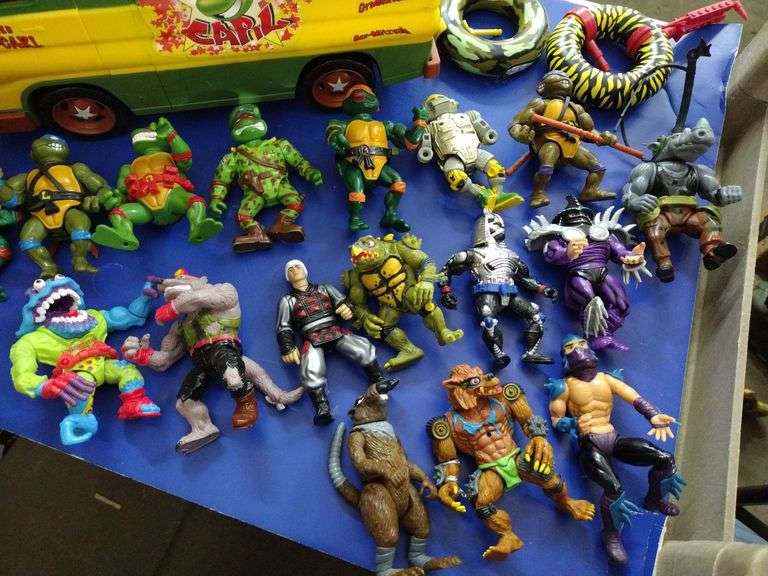 Teenage Mutant Ninja Turtles Action Figures And Cowabunga Carl Van ...