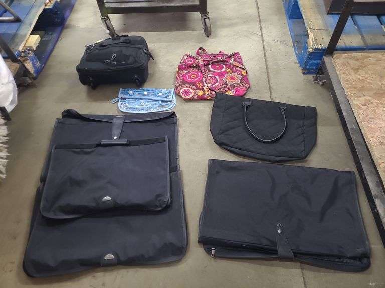 8 Bags And Garment Bag - Baer Auctioneers - Realty, LLC