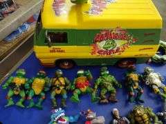 Teenage Mutant Ninja Turtles Action Figures And Cowabunga Carl Van ...