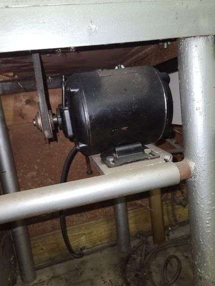 Electric Single Wheel Grinder with Stand (Untested) - Baer Auctioneers ...