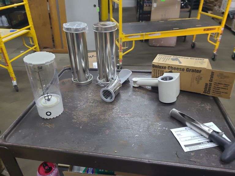 Pampered Chef Corer, Cheese Grater, and Flower & Heart Molds - Baer ...