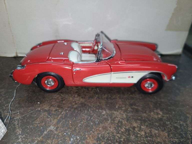 1957 Collectable Die Cast Corvette Model Car Scale 1:24 - Baer ...