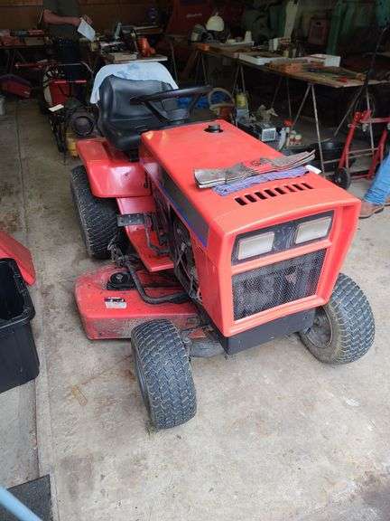 Simplicity Sovereign V-Twin with 48in Deck, Runs - Baer Auctioneers ...