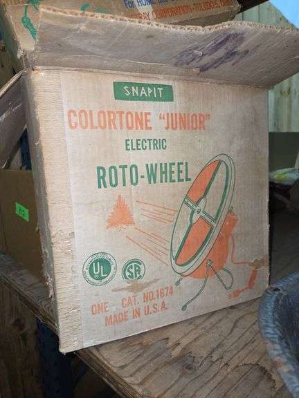 2 Color Roto-Wheels ( Missing Pieces) - Baer Auctioneers - Realty, LLC