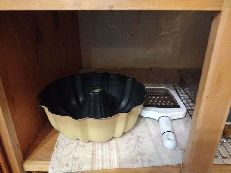 Contents of Cupboard - Large Tupperware Bowls, Bundt Pan, Cake Pans ...