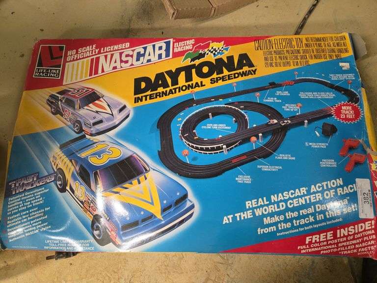 Nascar Daytona Speedway - Baer Auctioneers - Realty, LLC