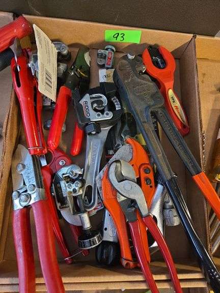 Box Of Assorted Cutter Tools - Baer Auctioneers - Realty, LLC