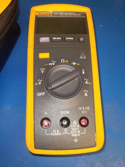 Fluke 233 Remote Display True RMS Multimeter With Bag And Tool Bag ...