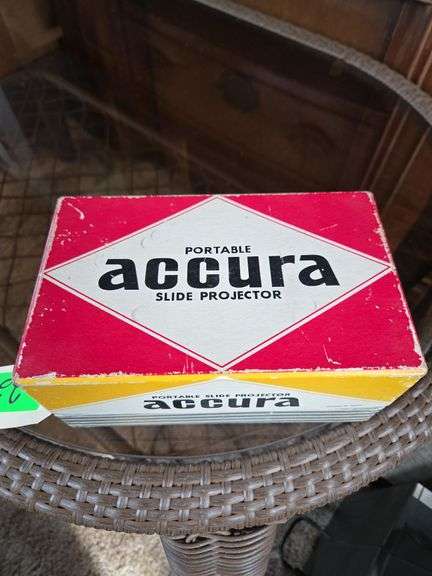Accura Portable Slide Projector - Baer Auctioneers - Realty, LLC