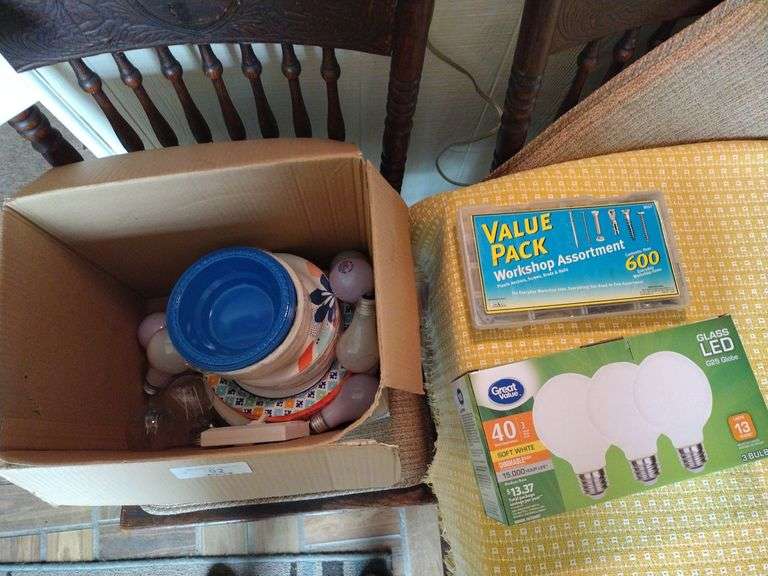 Box of Approx 11 Light Bulbs, Screw Set, Paper Plates - Baer ...