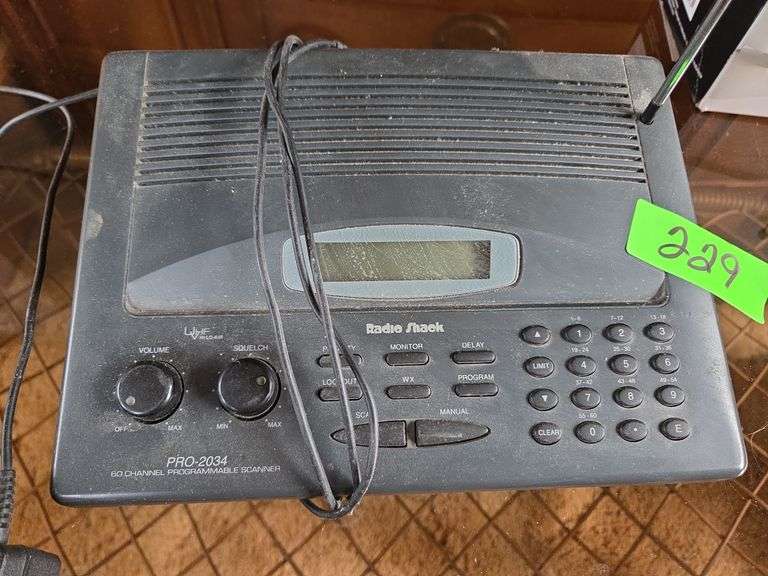 Radio Shack Pro 2034 Programmble Scanner - Baer Auctioneers - Realty, LLC