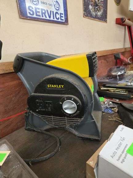 Stanley Fan W/ Outlets - Baer Auctioneers - Realty, LLC