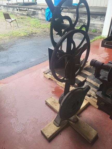 Hand Cranked Forge Blower - Baer Auctioneers - Realty, LLC