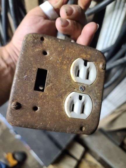 Heavy Extension Cord with Quad Box (Two Outlets and Switch Cover ...