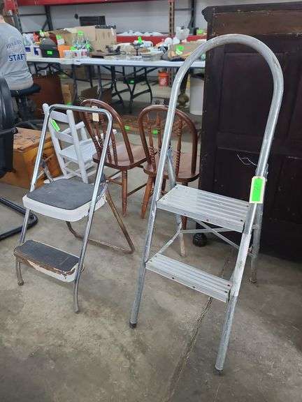 Pair of Two-Step Ladders - Baer Auctioneers - Realty, LLC