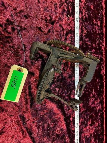 An Antique Cast Iron Mechanical Apple Pealer - Baer Auctioneers ...