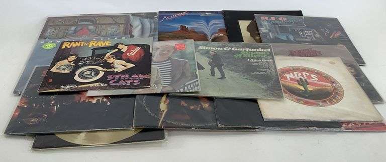 (23) Vintage Record Albums - Black And Gold Auctions