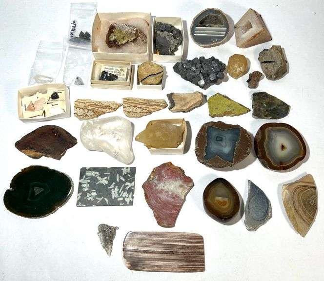 Box w/ Crystals, Geodes, Slabs, More! - Black And Gold Auctions