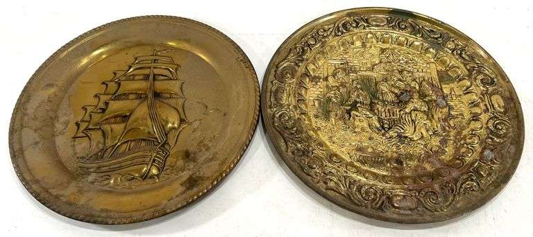 (2) Vintage Hammered Brass Decorative Wall Plagues Colonial Tavern ...
