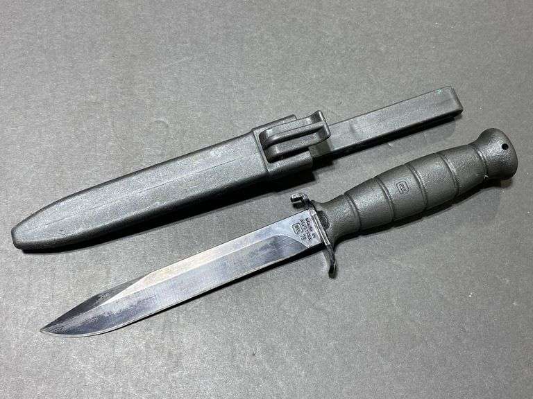 Glock 78 field knife with sheath - Black And Gold Auctions