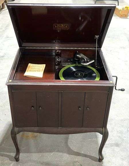 Antique Victrola VV-210 Phonograph Talking Record Player w/ Records ...