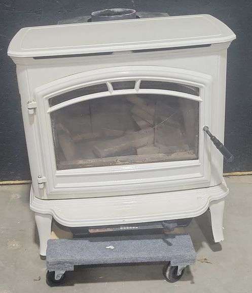 Quadra-Fire Explorer l Wood-Burning Stove - Black And Gold Auctions