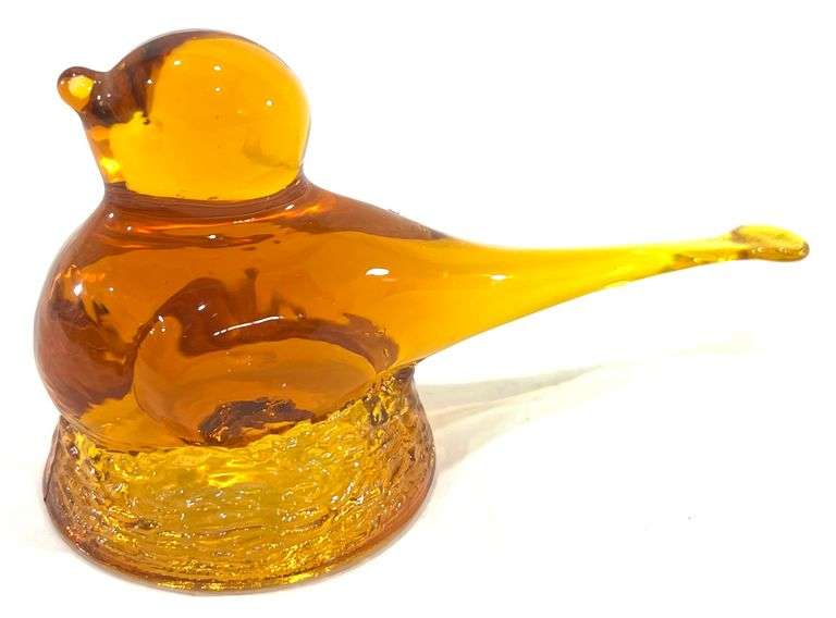 VTG Kanawha Amber Long Tail Glass Bird in Nest - Black And Gold Auctions
