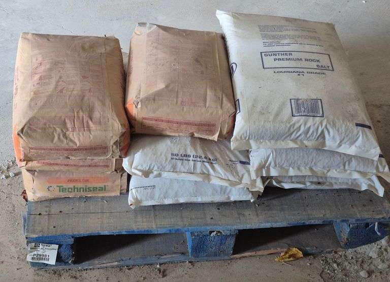 Pallet (4) 50lbs Bags Of Polymeric Sand & (5) 50lbs Bags Of Rock Salt ...