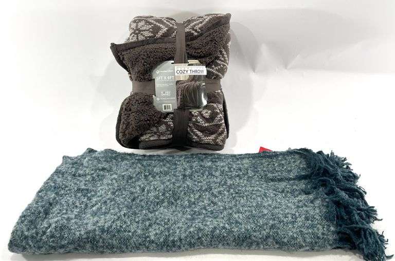 New Member’s Mark 5’x6’ Sherpa Blanket & Throw Blanket - Black And Gold ...