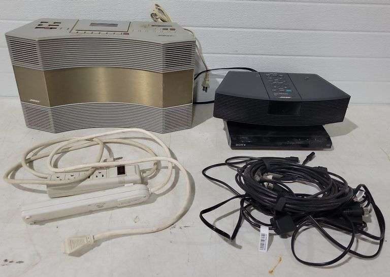 Various Music & DVD Players - Black And Gold Auctions