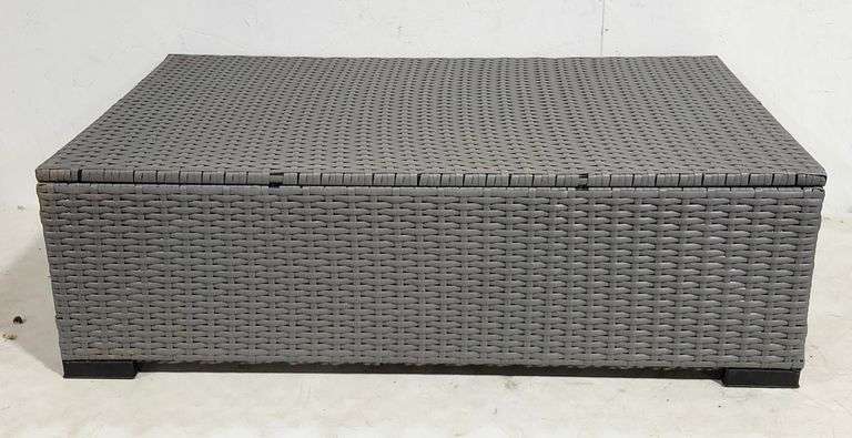 Keter Allibert Arica Outdoor Storage Box - Black And Gold Auctions