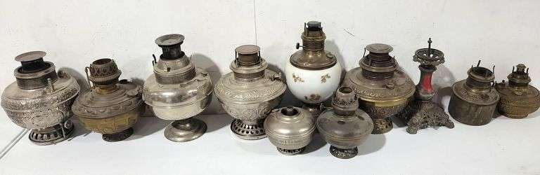 Collection Of VTG Antique Oil Lamp Bases - Black And Gold Auctions