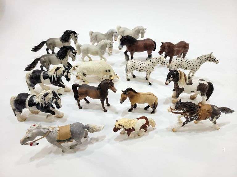 (18) 2000's Toy Schleich German Horses - Black And Gold Auctions