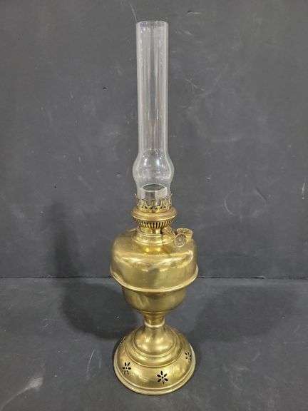 Antique Brass Oil Lamp w MacBeth No 30 Pearl Glass Chimney - Black And ...